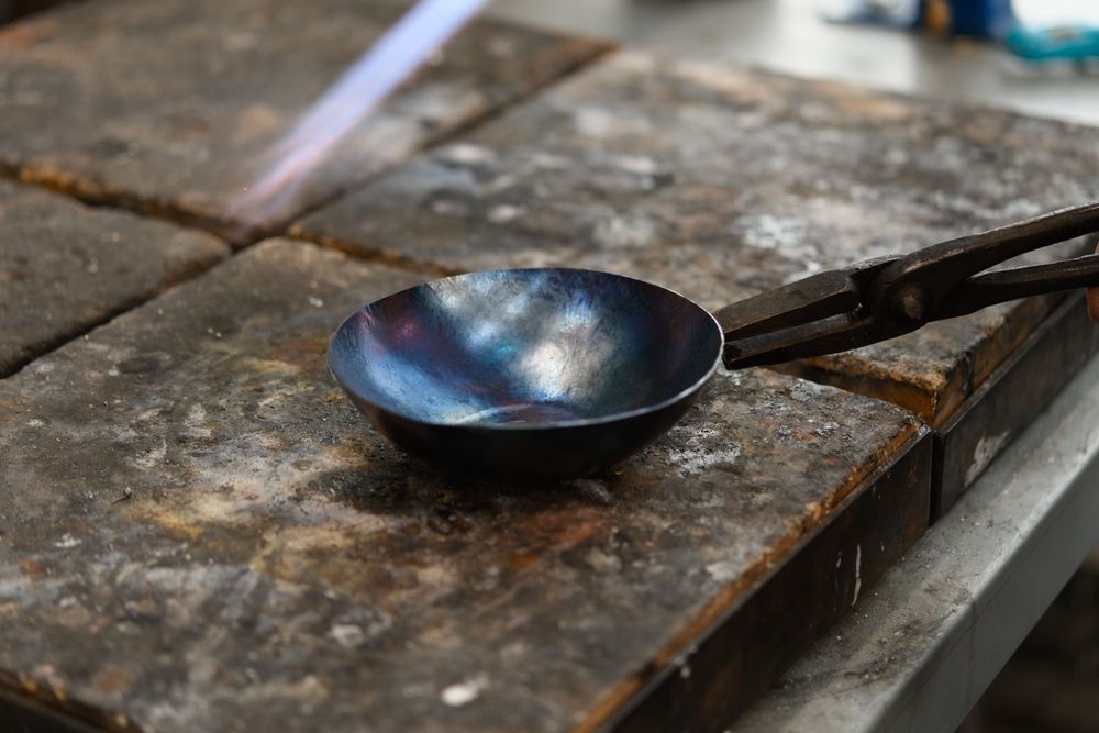 Metallfärben durch Anlassen | Material-Archiv