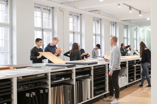 Kalandrieren von Kunststoffen | Material-Archiv